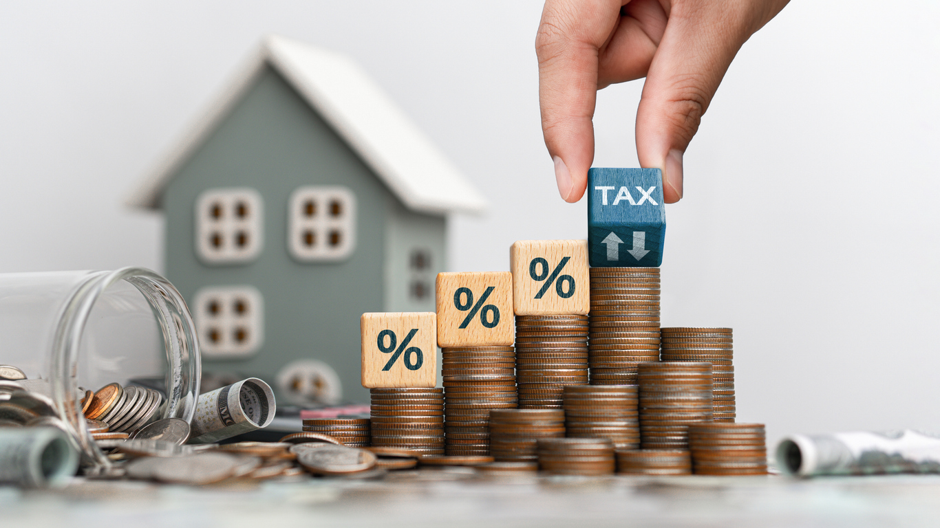 Are Mortgage Refinancing Fees Tax Deductible? | RefiGuide